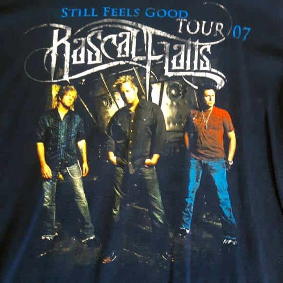 Gildan | Shirts | Vintage Rascal Flatts Concert Tshirt | Poshmark